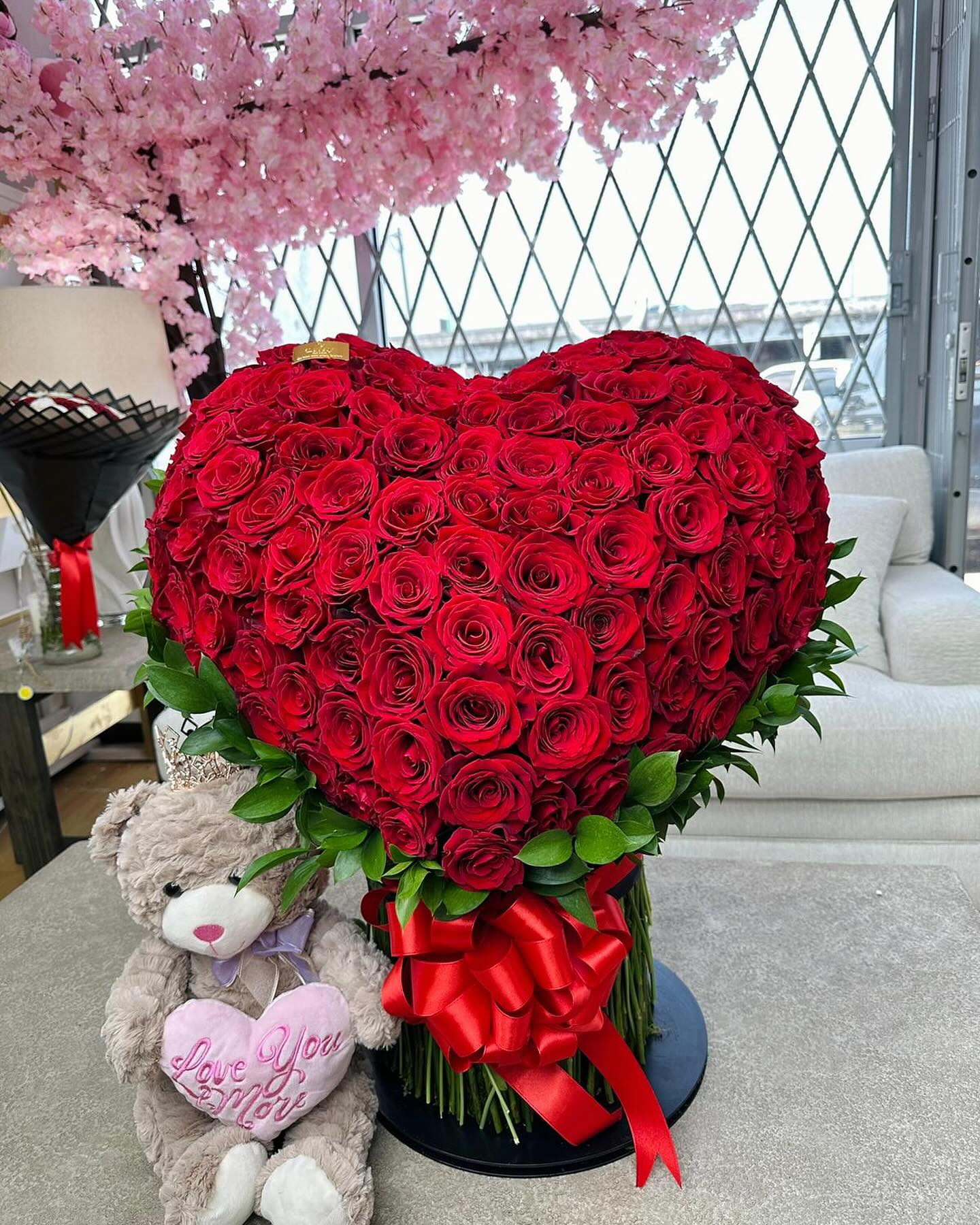 Lovely Flowers Offers Elegant Rose Bouquets and More