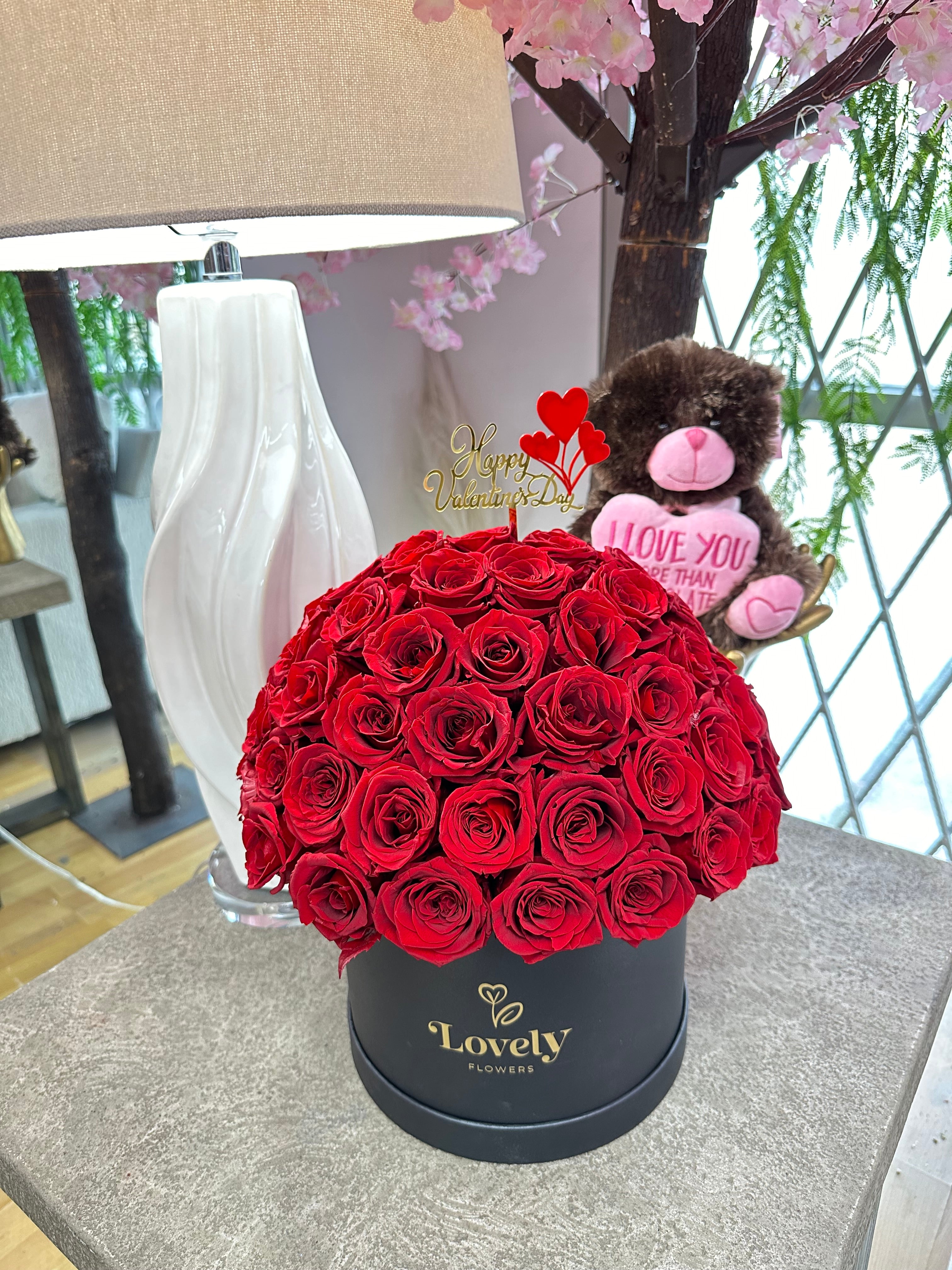 Everlasting Roses Box ~ Big Round – Lovely Flowers