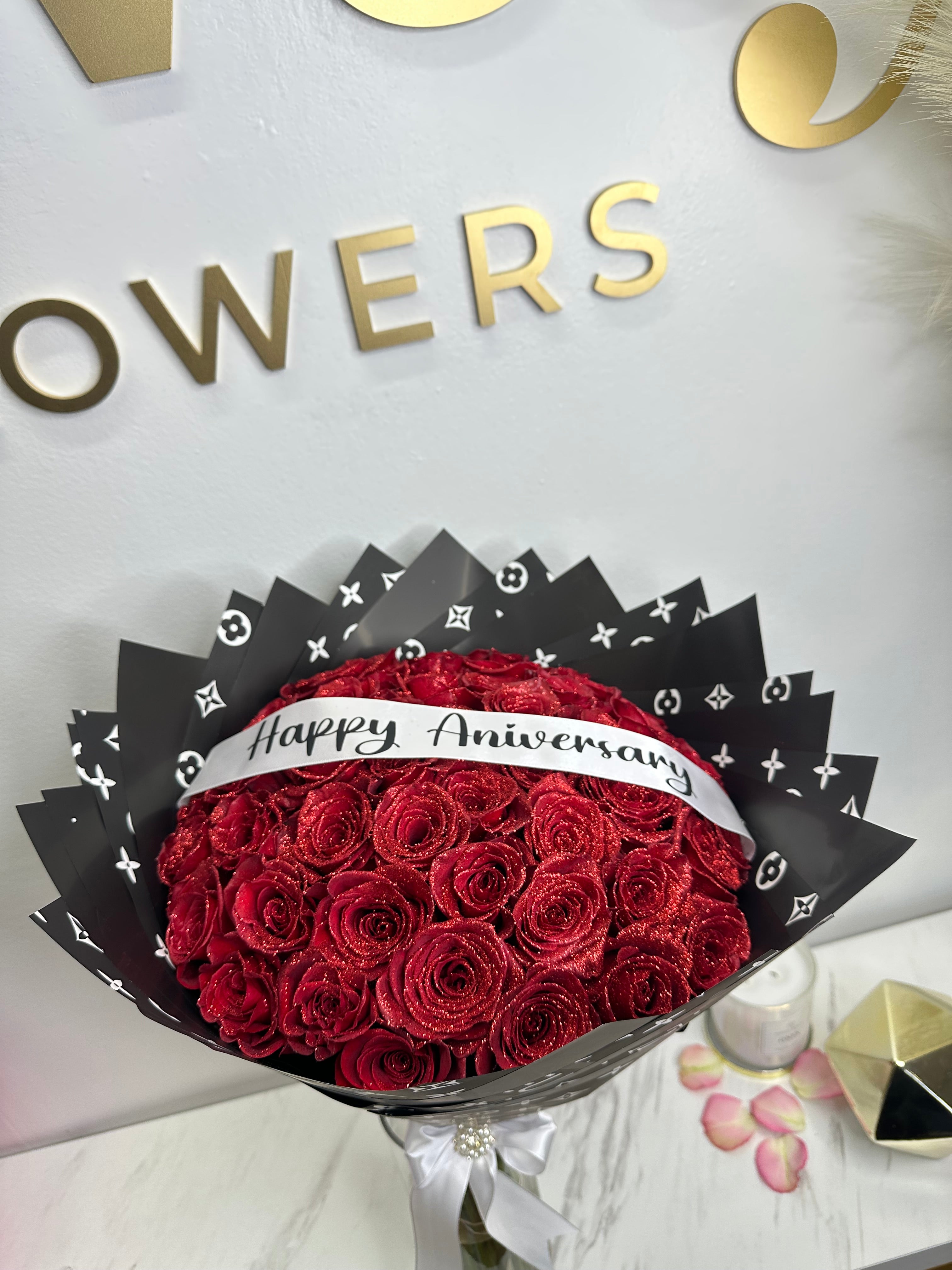 25 Red Glitter Roses – Lovely Flowers