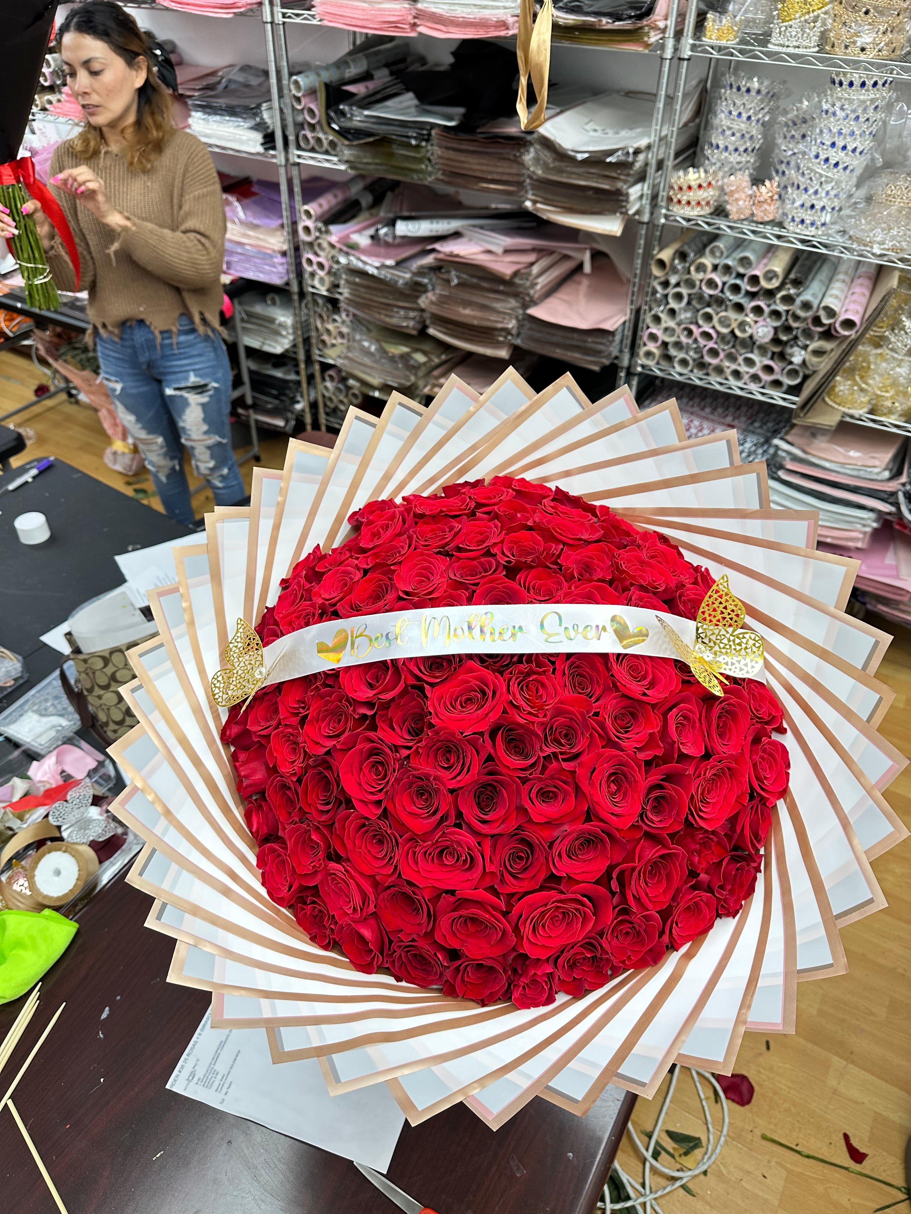 100 Red Roses – Lovely Flowers