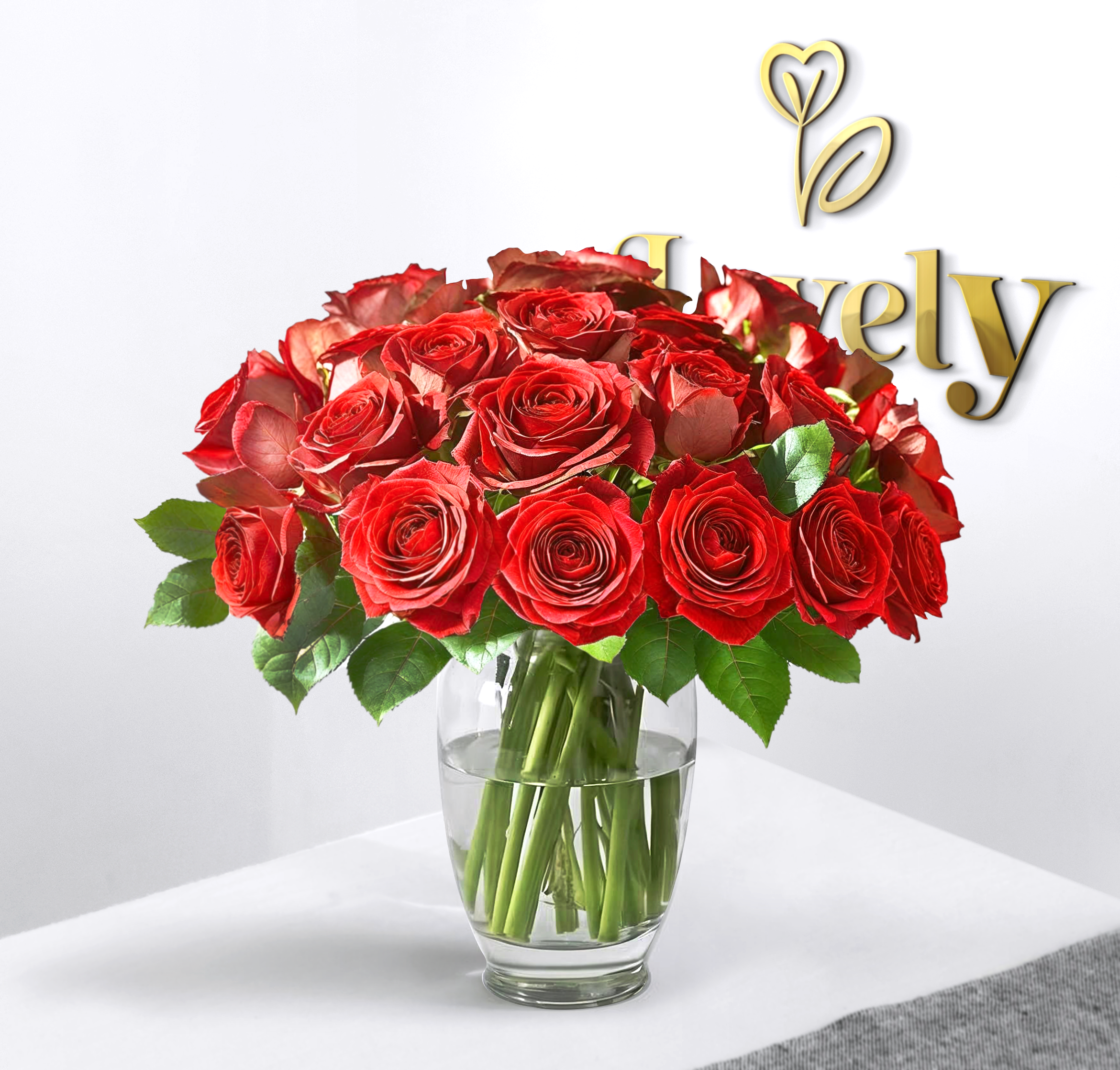 Luxury Red Rose Bouquet in Glass Vase – Lovely Flowers